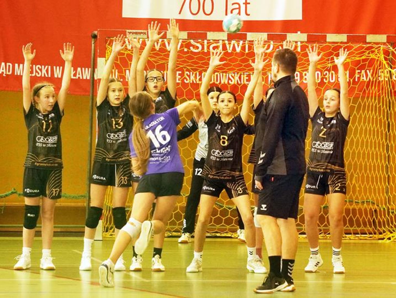 Piłka Ręczna Liderki zwycięskie od początku. Trzy wygrane w pierwszym ...