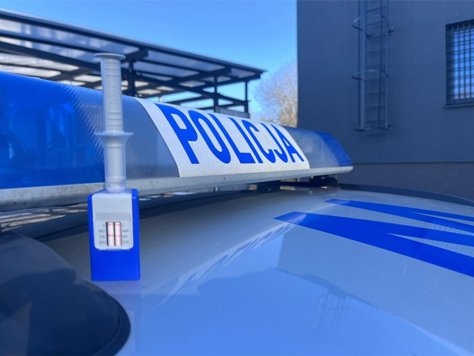 Sławno: Jechał pijany i po narkotykach Sławno: Jechał pijany i po narkotykach